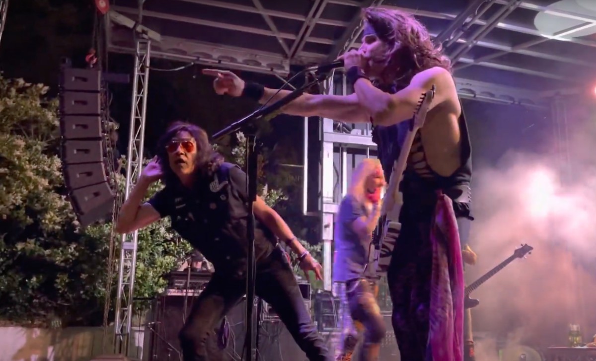 Watch BulletBoys singer Marq Torien join Steel Panther for ‘Smooth Up ...