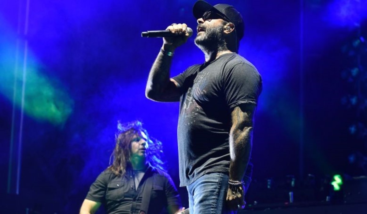 Hear moody new Staind song, Hear moody new Staind song,