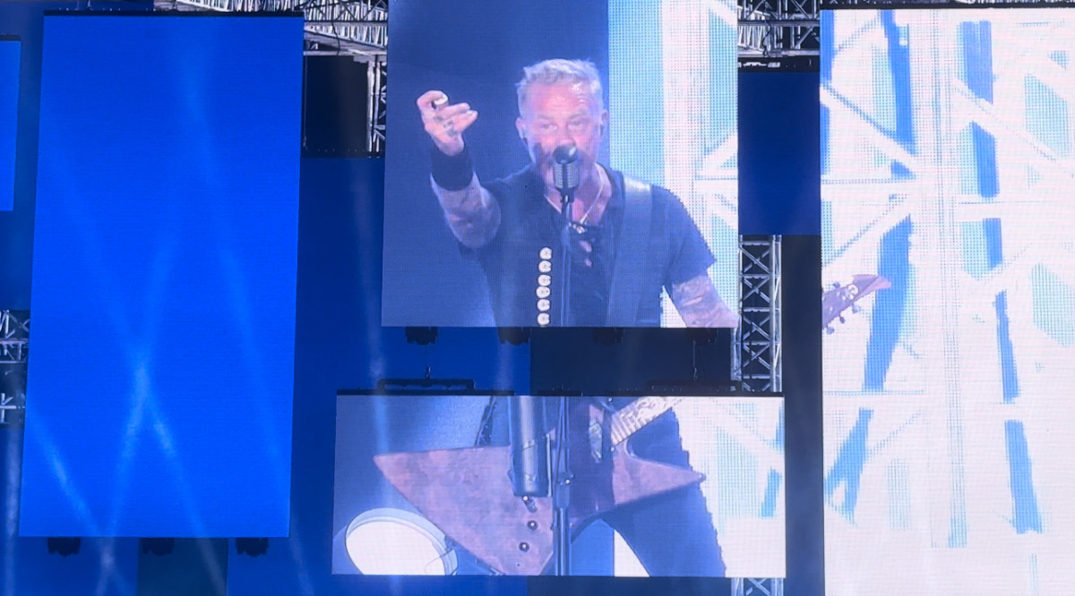 Watch Metallica perform "Enter Sandman" during historic Power Trip ...